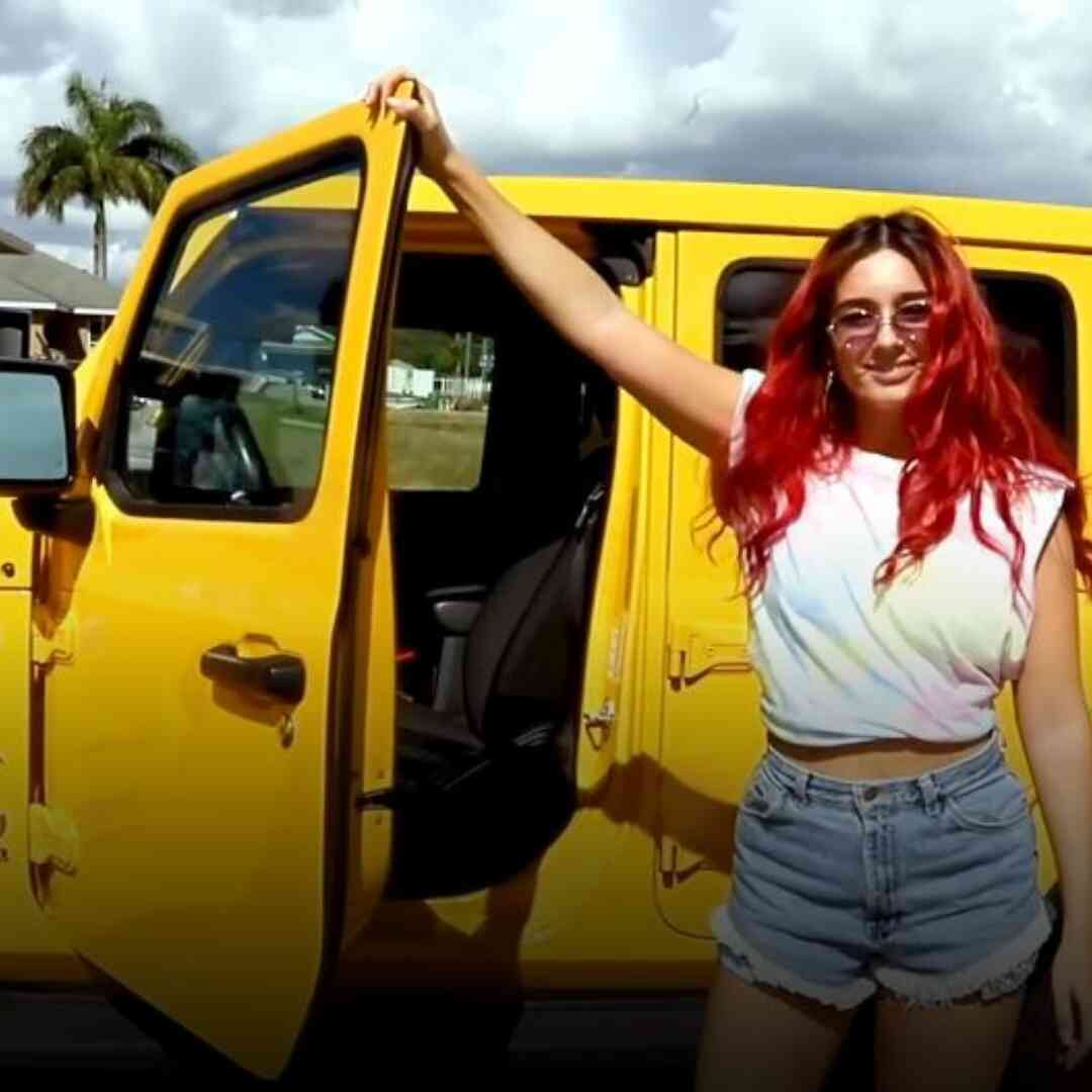 28-ročná Alex Fasulo zarába ročne 378 000 dolárov ako freelancer na ...